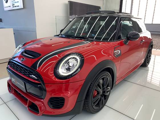 Mini cria Cooper exclusivo para o casamento real