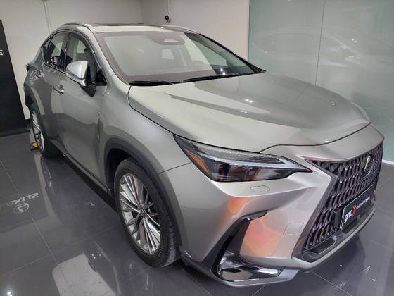 RX 500h quer marcar nova fase da Lexus no Brasil