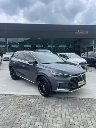 Teste: BYD Tan 2025 mudou para melhor; ainda vale a pena?