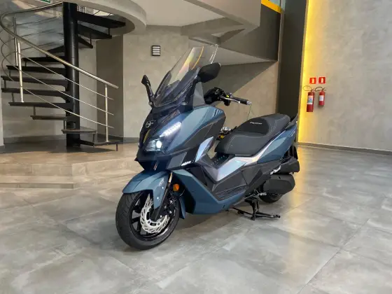 Dafra Cruisym 300 linha 2025 chegará em outubro