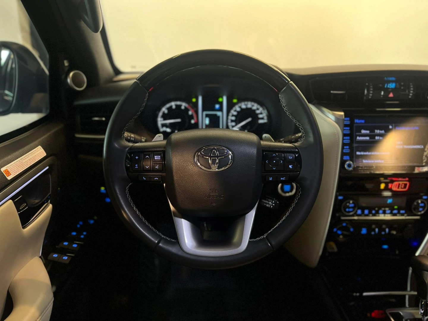 Aielo Motors - TOYOTA HILUX SW4 2.8 D-4D TURBO DIESEL DIAMOND 7L 4X4 ...