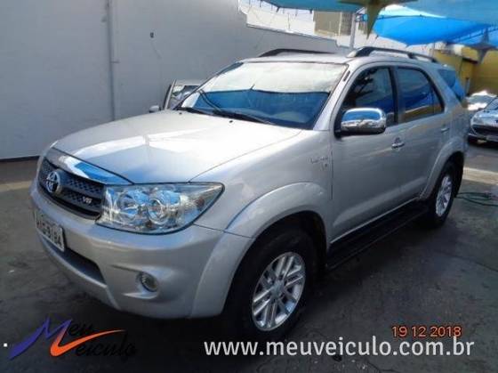 Toyota Hilux Sw4 4.0 Srv 4x4 V6 24v Gasolina 4p Automático | Webmotors