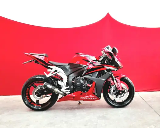 Honda Cbr-600rr: Motos usadas e seminovas em canoas/RS