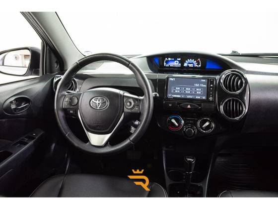 Toyota Etios 2015: Carros usados, seminovos e novos
