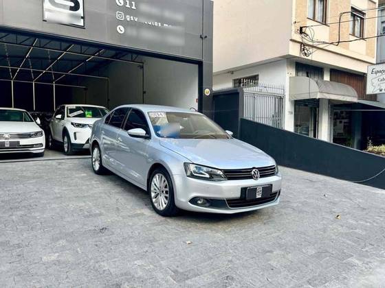 Volkswagen Jetta 2.0 Tsi Highline 211cv Gasolina 4p Tiptronic: Carros ...