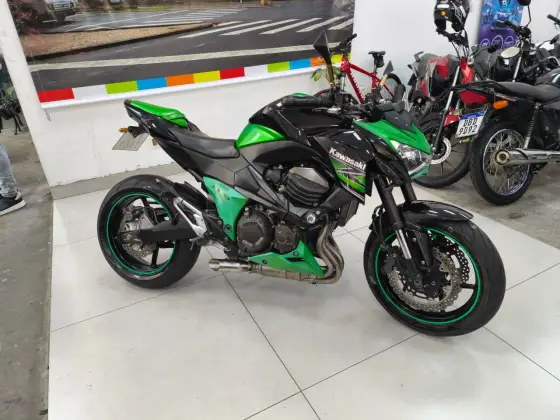 Kawasaki Z800 Z800 a partir de 2013: Motos usadas, seminovas e novas