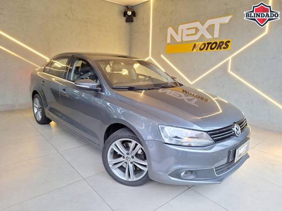 Volkswagen Jetta 2012: Carros usados, seminovos e novos